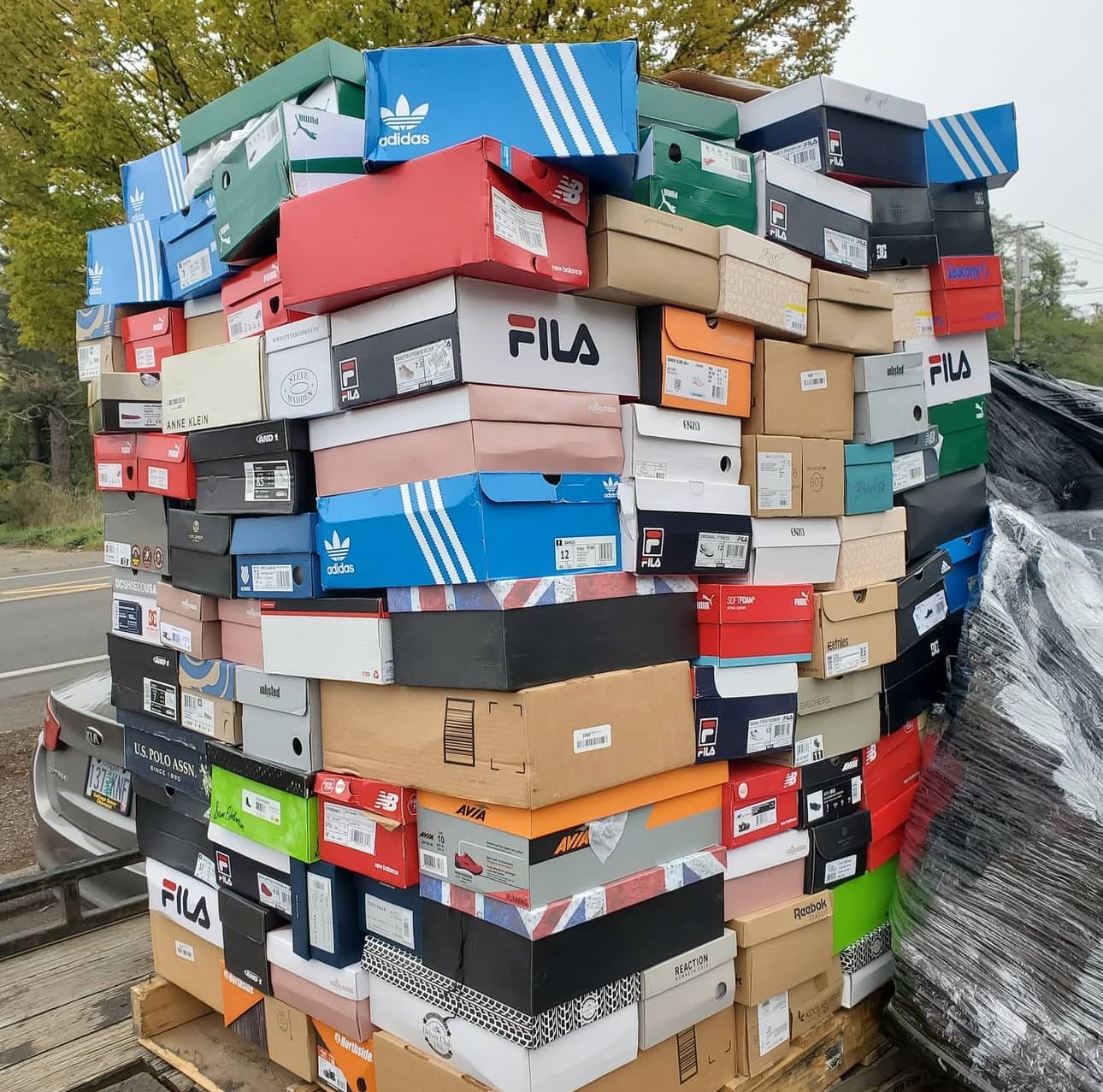 Shoes - Wholesales Liquidation Pallets
